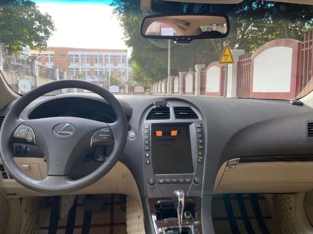 2010款自动豪华版雷克萨斯ES240参数配置和驾驶质感，吊打现在很多伪豪华车 – 丰田汽车网